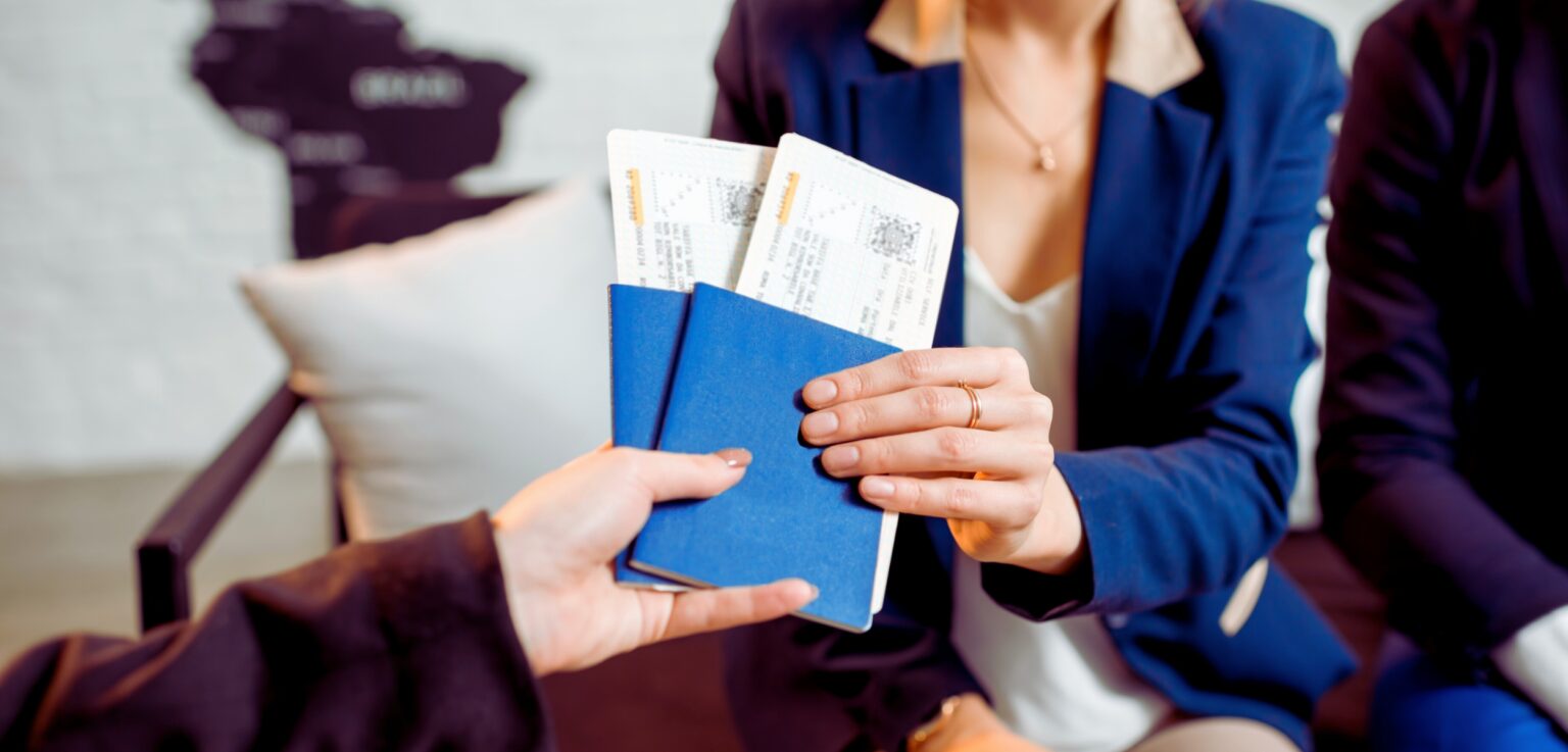Travel Agency Earnings: How Agencies Make Money!
